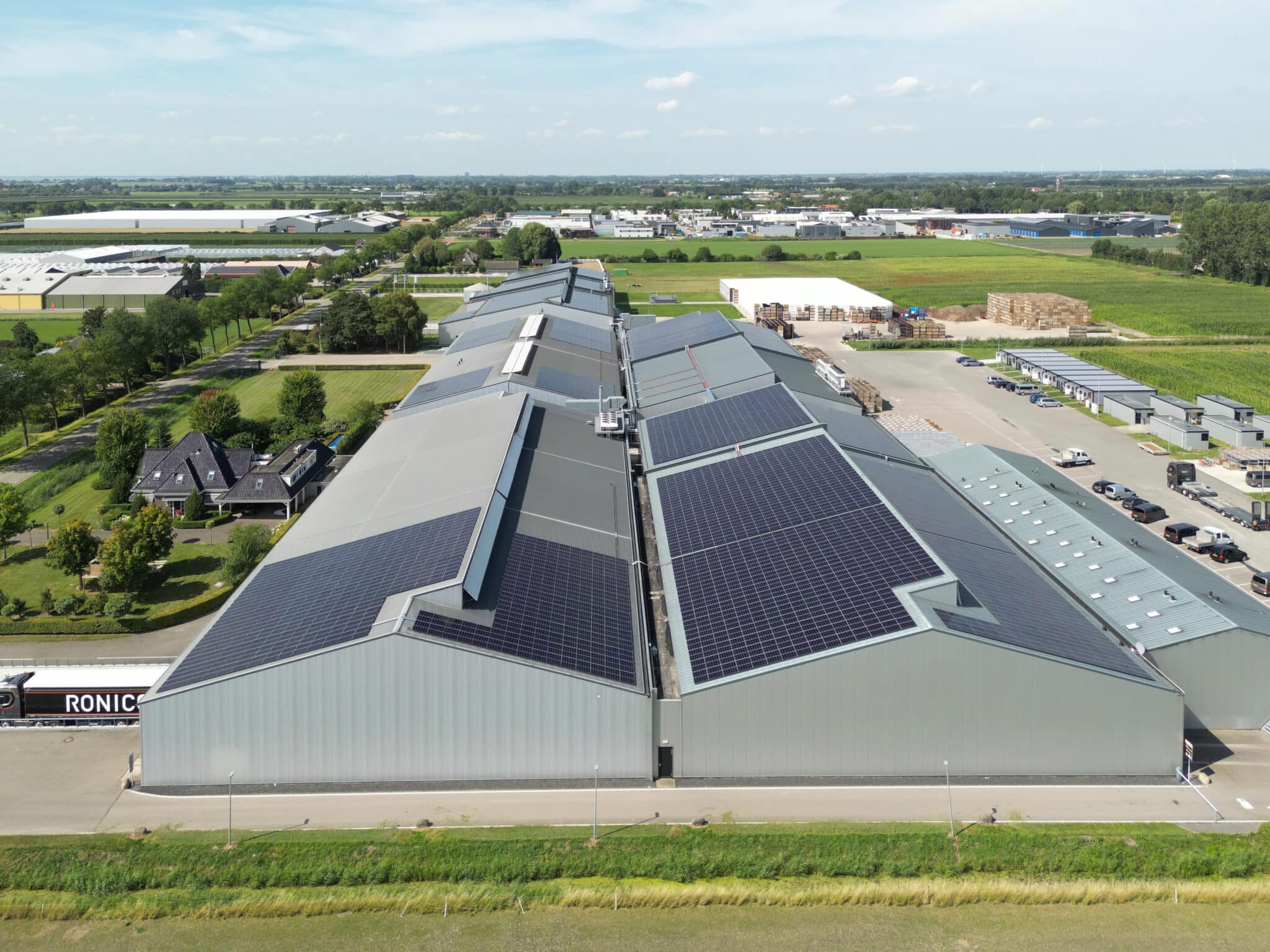 4.666 zonnepanelen bij Ronico in Venhuizen